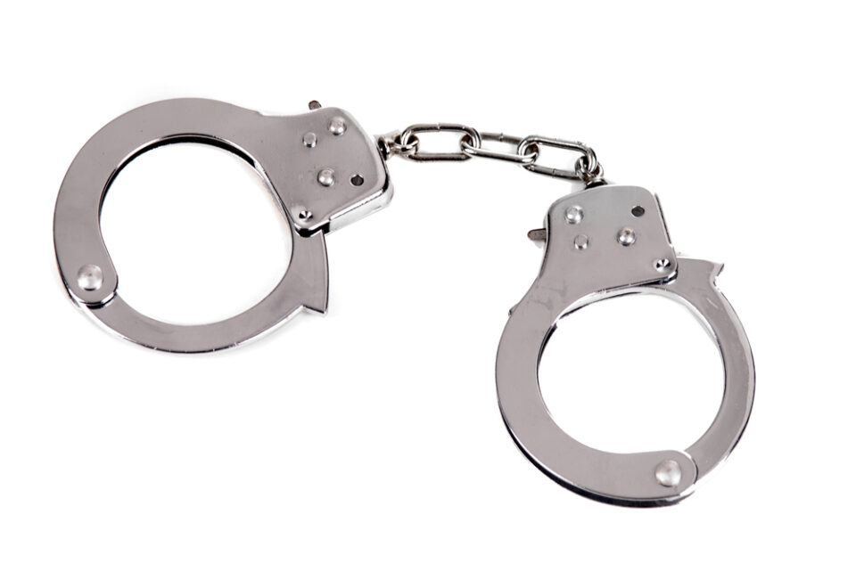 Hinged vs Chain Handcuffs: Which Type is Better?