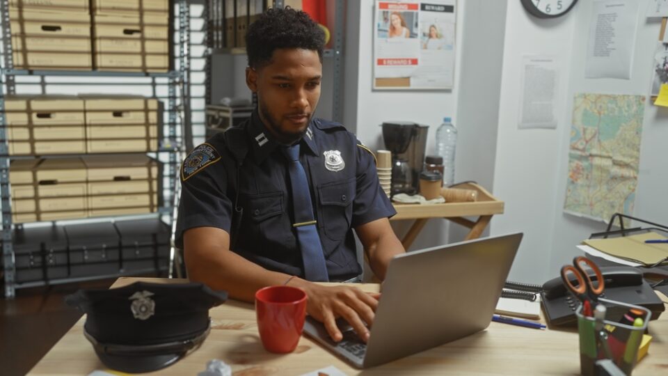 What's the difference Between Police Officers and Detectives?