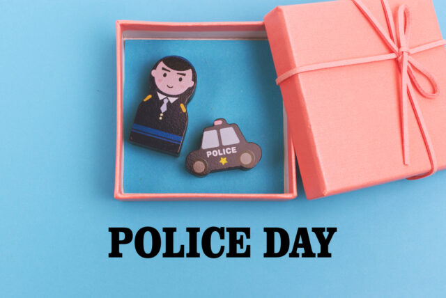 20 Best Gifts for Police Officers and How to Choose a Gift